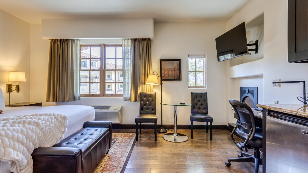 King Studio | Columbia Cliff Villas